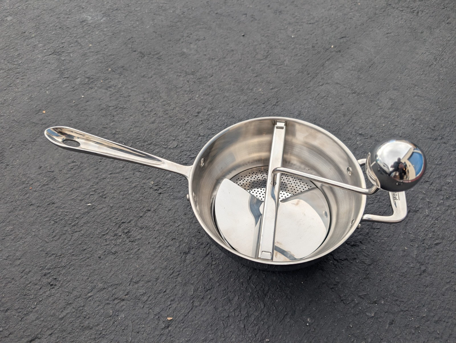 All Clad Food Mill – ineedths